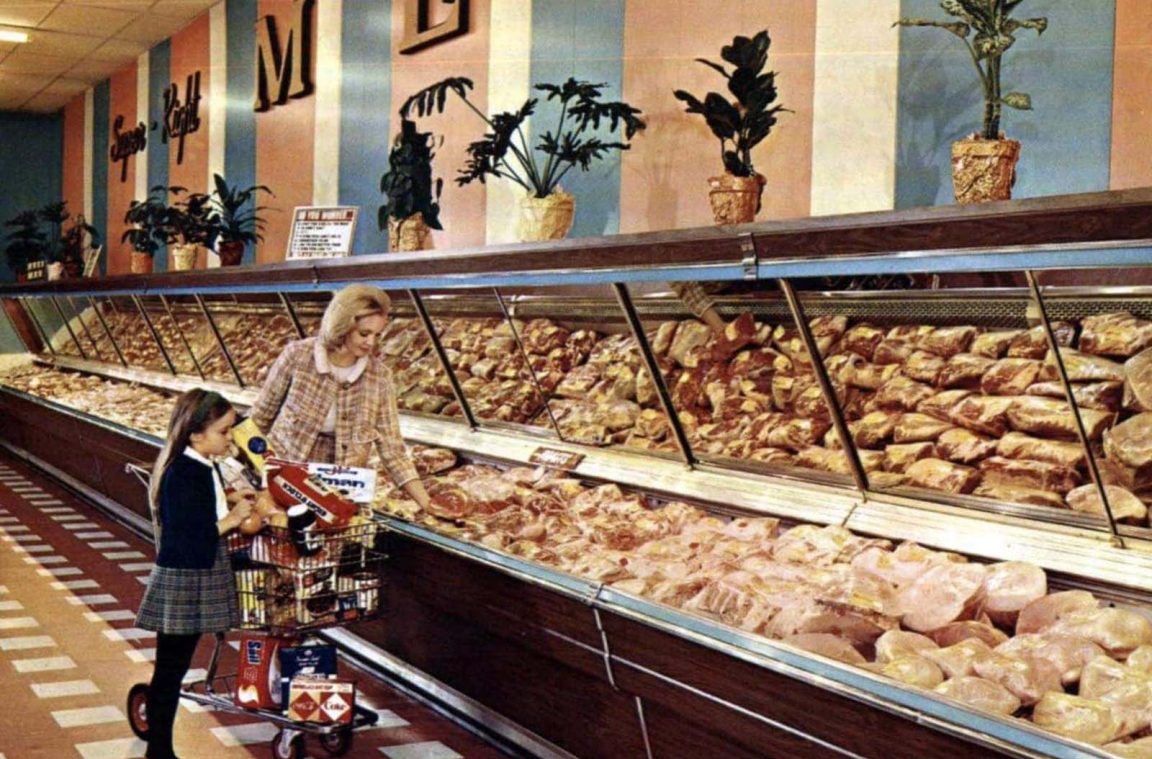 Vintage Supermarkets and Old-Fashioned Grocery Stores From the 1960s ...
