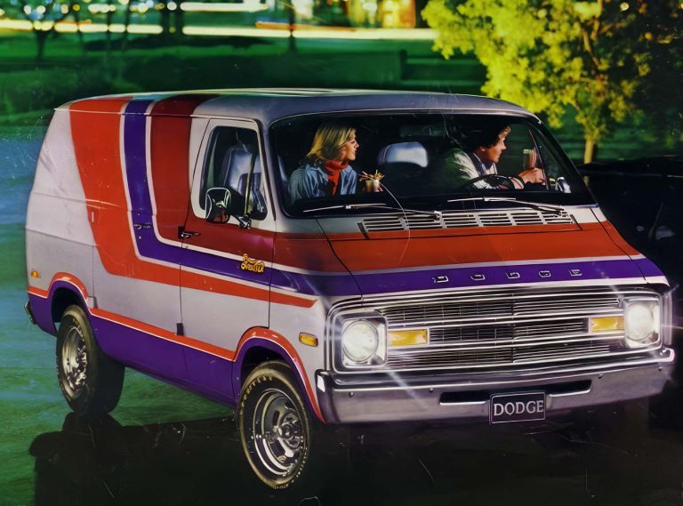 Groovy Rides: The 1970s Van Customization Craze Through Old Photos ...