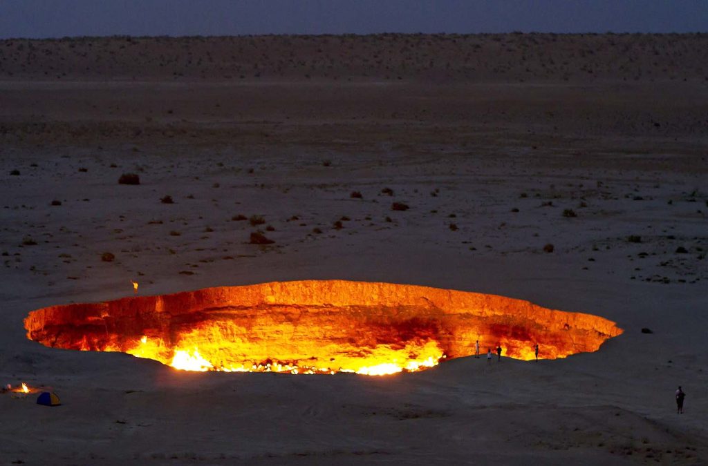 Darvaza Gas Crater: The Door to Hell That Has Been Burning for Decades ...