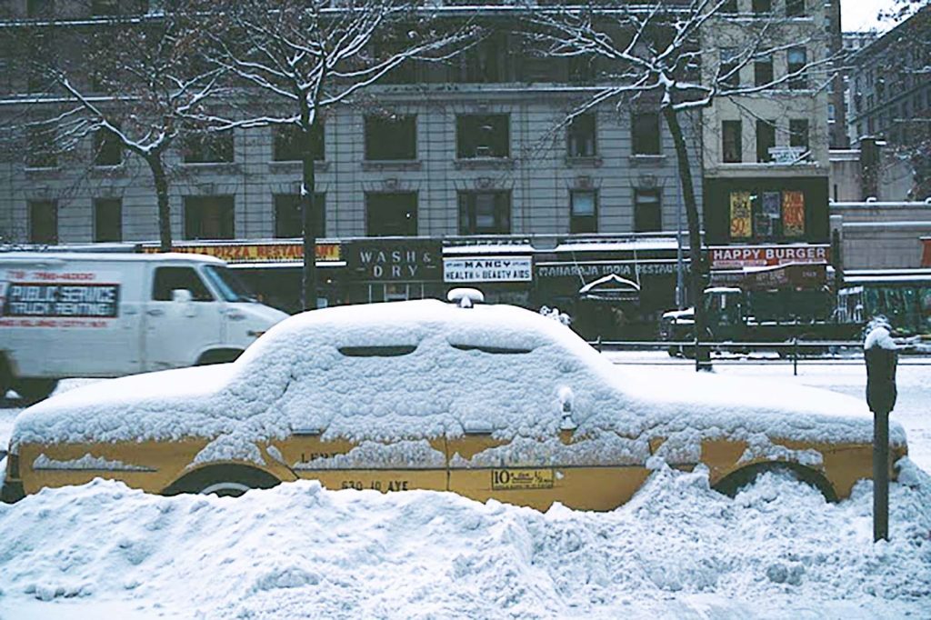 New York City in the Blizzard of 1996: A Stunning Look at a City Locked ...