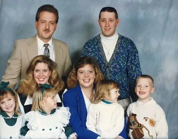 Studio Lights and 1990s Style: Family Portraits of the Era - Rare ...