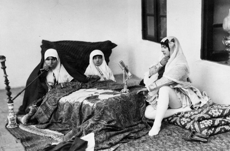 "dwarfs of the dwarfs" - Rare Historical Photos